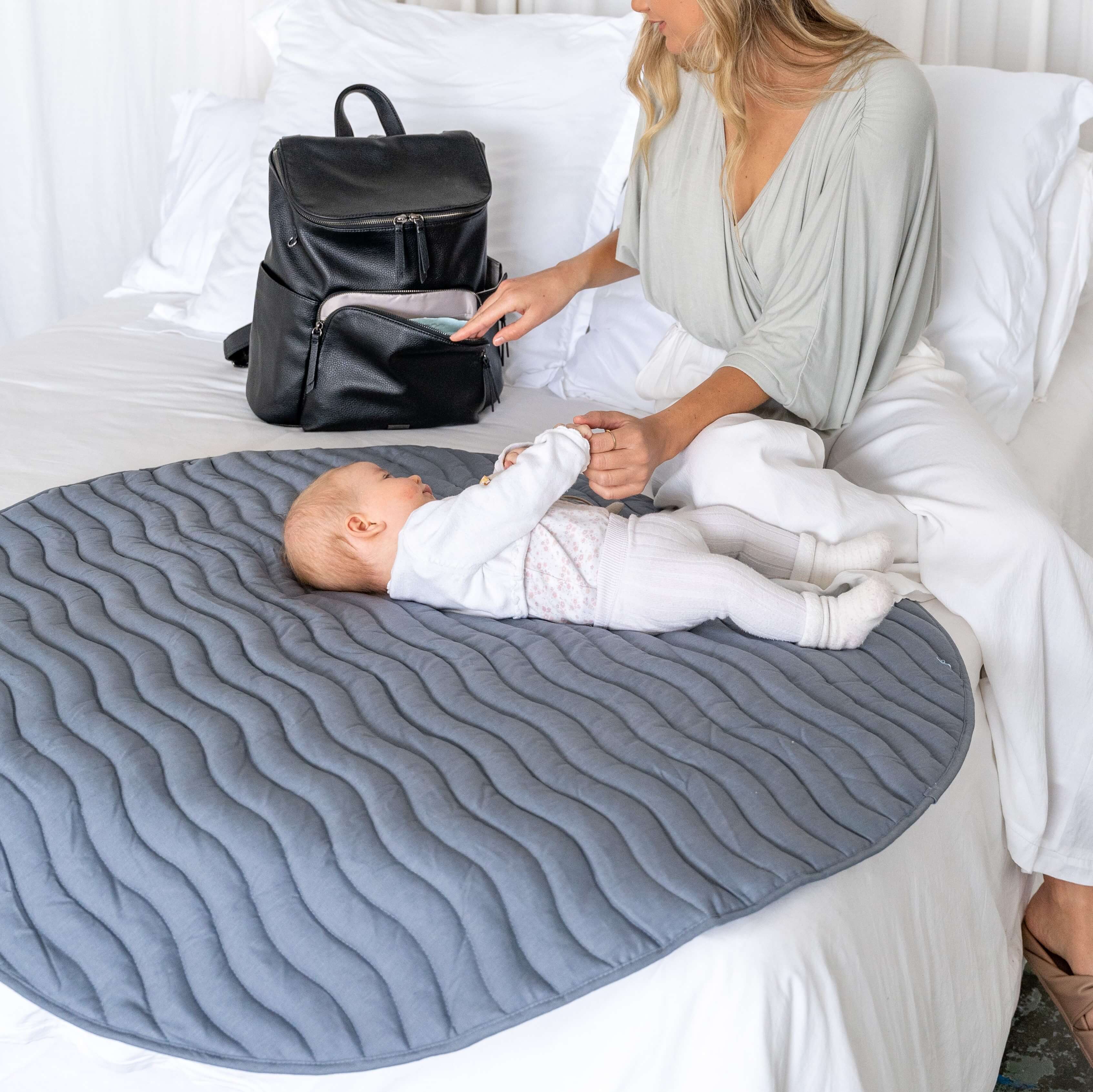 VANCHI_Everything_Frankie_Backpack-121_2.jpg?v=1669083296